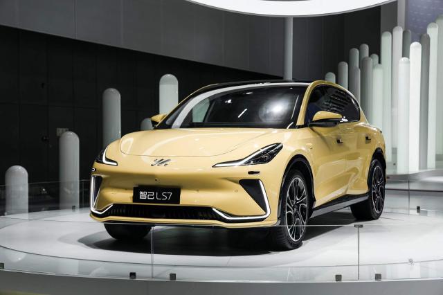 全“视”界最好的SUV来了！中大型豪华SUV智己LS7首次亮相2022广州车展-汽车-金融界