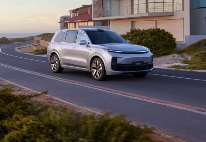 理想L9连续两个月成为中国大型SUV市场销量冠军-商业-金融界